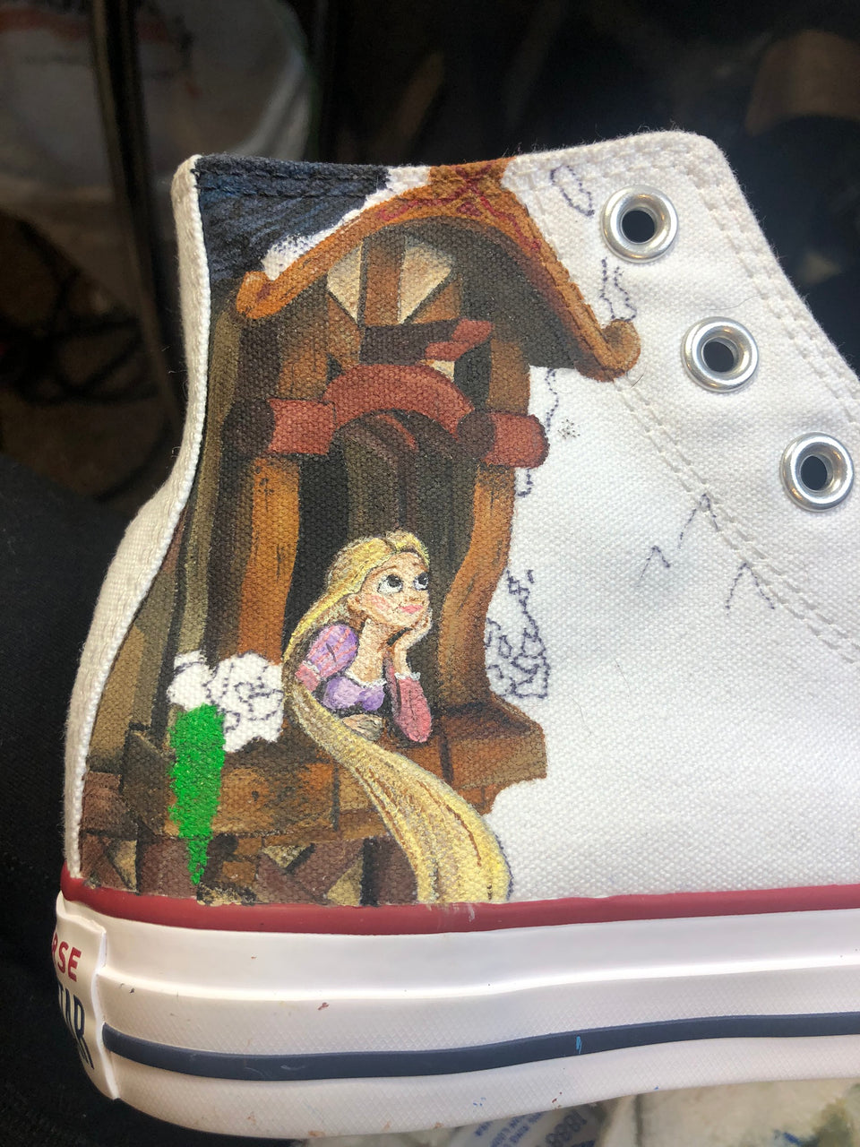 Tangled - Rapunzel Flynn Pascal - Disney - Converse Custom - Hand Pain ...